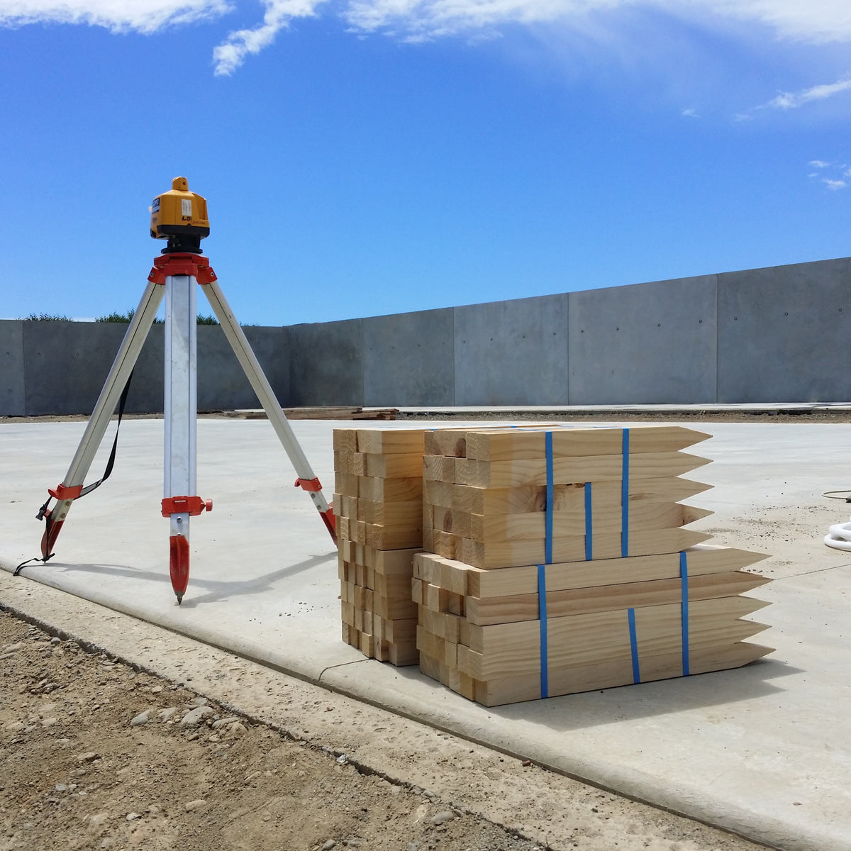 45x45mm 18 Pack Builders Peg Treated H4 Radiata – Get Growing